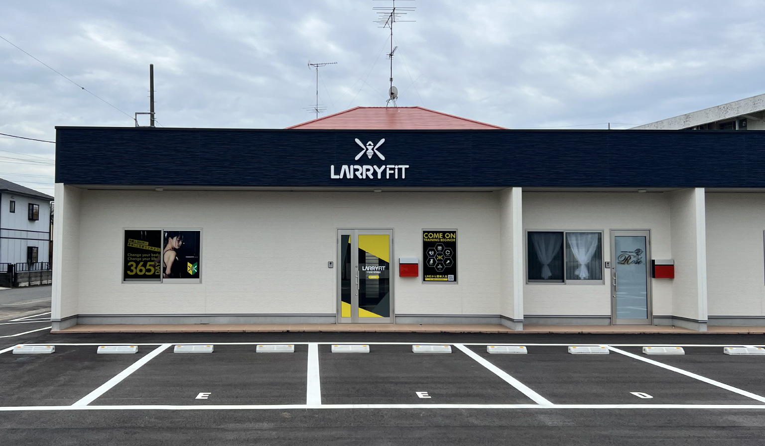 LARRY FIT YUKI STAGE